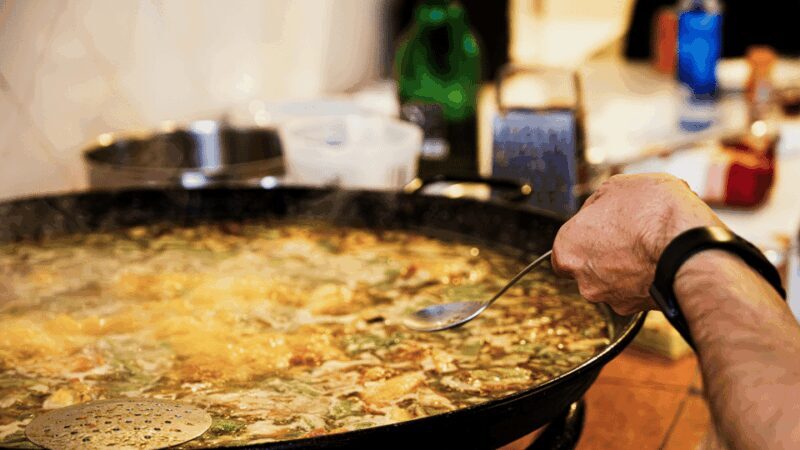 Valencia: Cook your paella (with a purchase at the Russafa market) - What Makes the Paella Special?