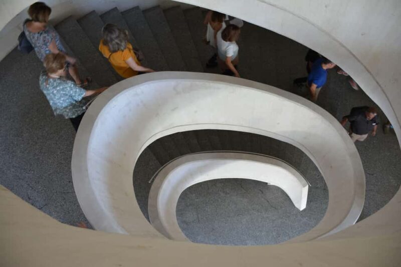 Valencia: Entrance - Visit the Palau de Les Arts with a guide - Who Will Enjoy This Tour?