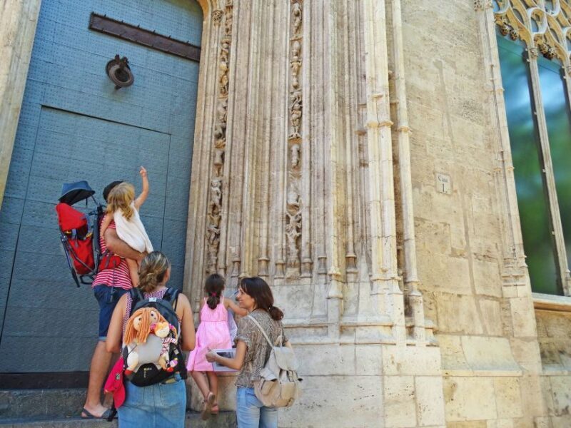 Valencia: Guided Family Walking Tour (Italian Tour) - Engaging Activities and Games