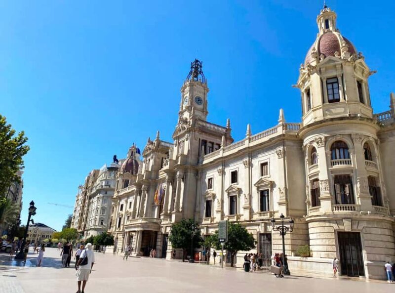 Valencia: Mysteries, Legends, & Local Tapas Experience - Key Points