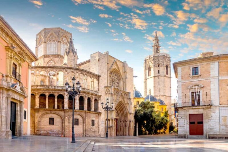 Valencia Old Town Walking Tour  English at 10:00 AM & 2:00 PM French at 12:00 PM - Who Will Love This Tour?