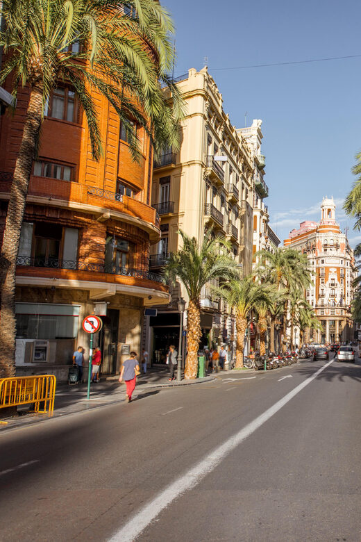 Valencia: Private Brunch Tour with Basic Spanish Learning - In-Depth Look at the Experience