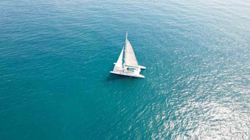 Valencia: Sailing Catamaran Cruise with Valencian Lunch - Comfort and Group Size