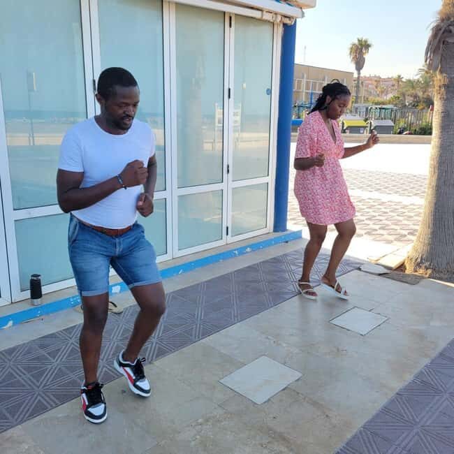 Valencia: Salsa Class by Malvarrosa Beach - FAQs