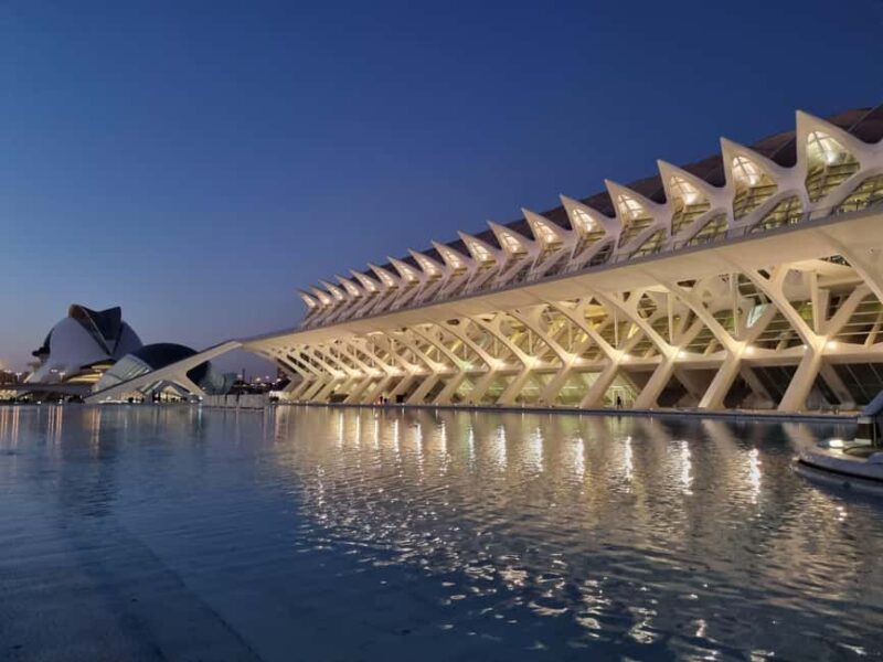 Valencia: Walking tour of the City of Arts and Sciences in Italian - Authentic and Insider Knowledge