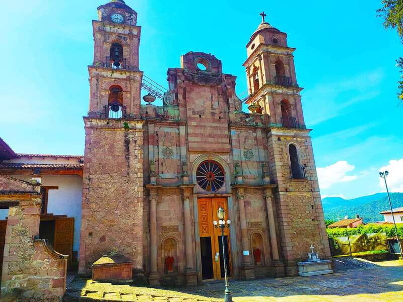Valle de Bravo: Half-Day Guided City Tour by Van - The Climb to La Peña: Panoramic Views