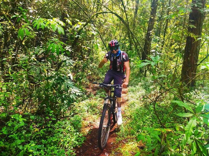 Valle de Bravo: Mountain bike route - Exploring Valle de Bravos Mountain Biking Experience