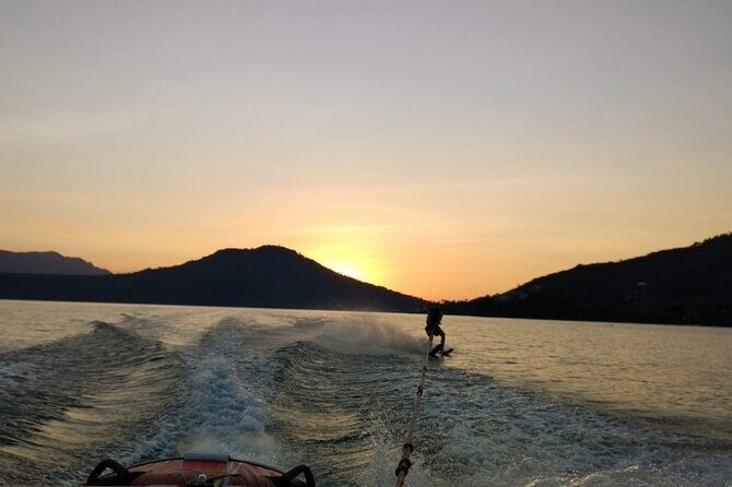 Valle de Bravo: Walking Tour & Ride a Jet Ski from Mexico City - Key Points