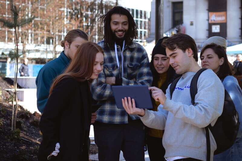 Vancouver Film & TV Tours: The Hollywood North Experience - An In-Depth Look at the Vancouver Film & TV Tour