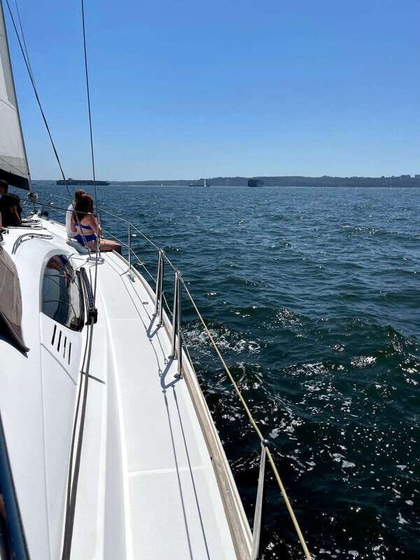 Vancouver: Mosquito Creek and English Bay Sailboat Cruise - The Experience on Board
