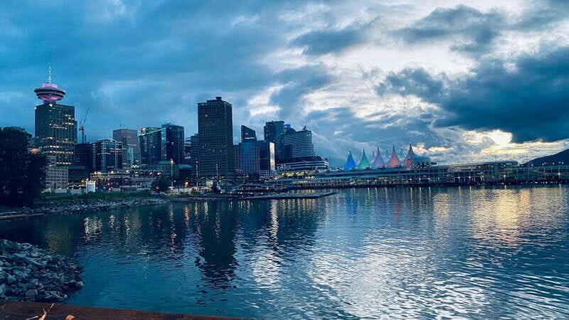 Vancouver: Private Tour City Sights, FlyOver & Capilano - FAQ