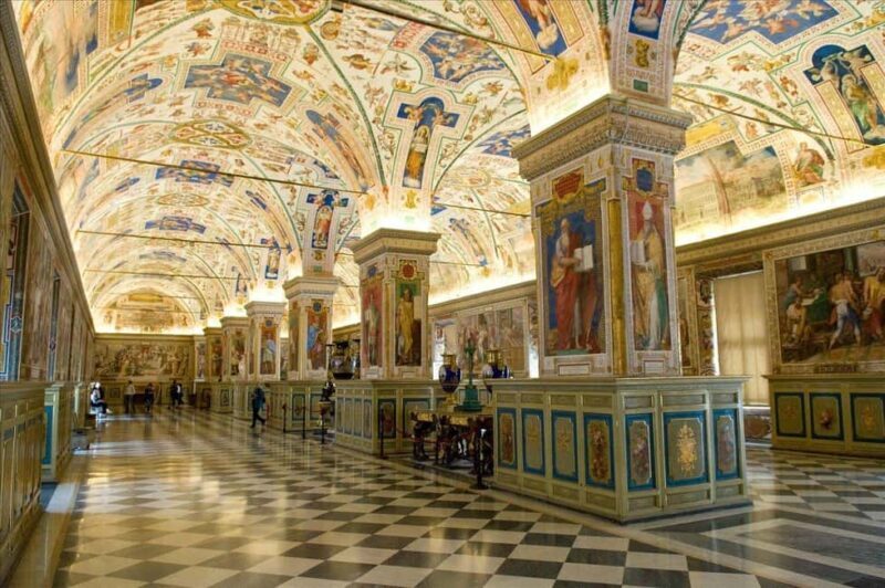 Vatican: Guided tour of the Vatican Museums and Sistine Chapel - A Closer Look at the Vatican Guided Tour