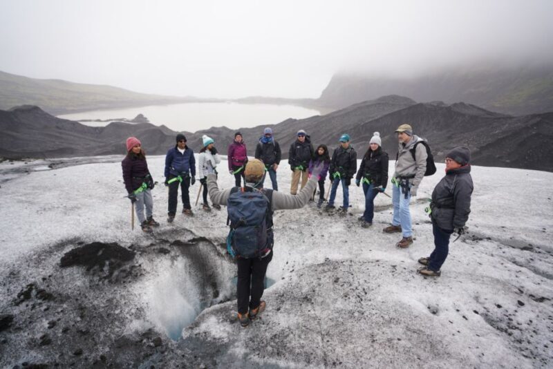 Vatnajökull: Short Glacier Encounter Walk with 4x4 Transfer - The Experience in Detail