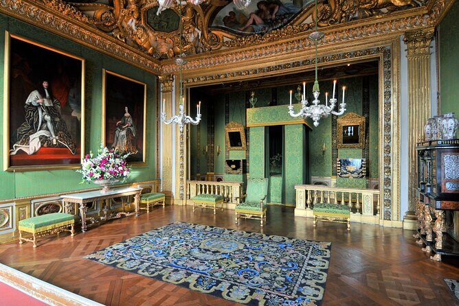 Vaux-le-Vicomte Castle Day Trip with Chateaubus Shuttle - The Ride to a French Classic