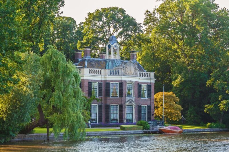 Vecht River: Private Tour sightseeing Cruise with diner - Discovering the Vecht River: A Private Sightseeing Cruise with Dinner
