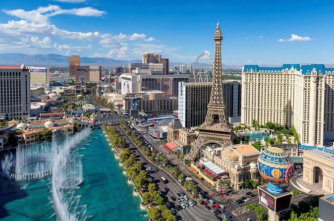 Vegas Vibes & Icons: Private City Highlights Tour - Who Will Love This Tour?
