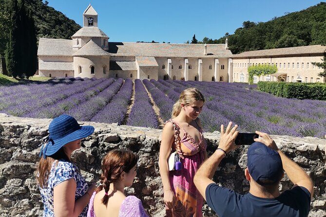 Vehicle with Driver in Provence - Key Points