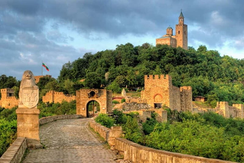 Veliko Tarnovo & Arbanasi Full day tour - Key Points  