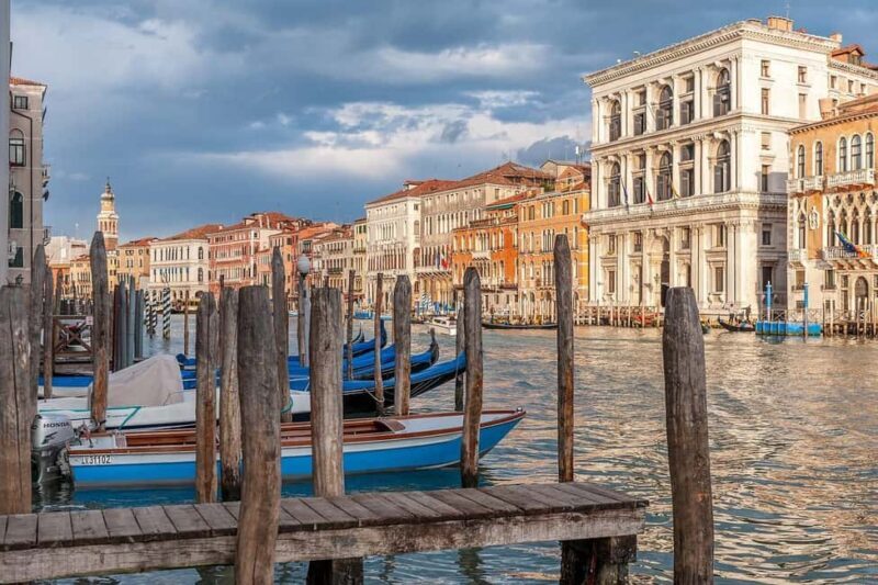 Venice: 1700 Grand Canal Palace Insight & Casanova's Allure - Key Points
