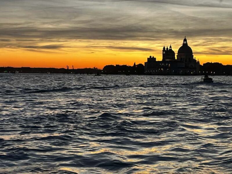 Venice: a boat tour among whispers of water and light, a reality to discover - Photo Tour: Capture Venice’s Hidden Gems