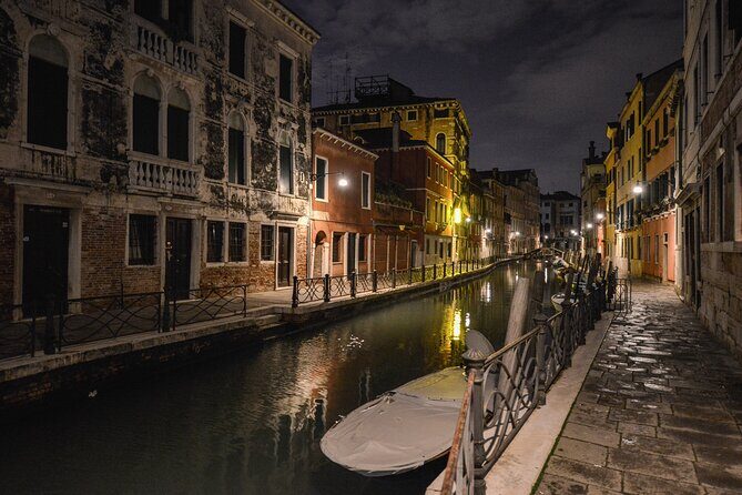Venice at Sunset: Crimes, Legends and Mysteries - Who Should Book?