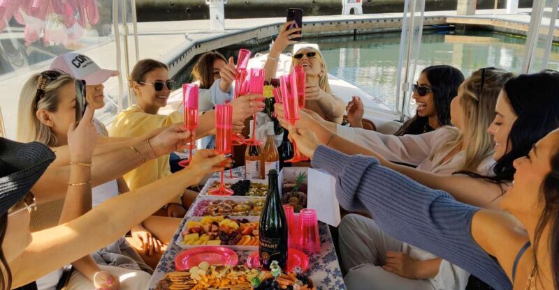 Venice Beach & Malibu View Boat Cruiser- Music Wine Sealions - Who Is This Tour Best For?