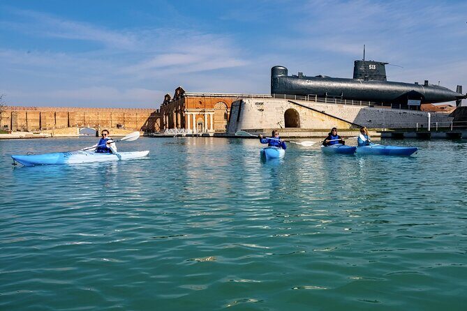 Venice Beginner's Kayak Tour: train & visit the Medieval Arsenal - Who Is This Tour Best For?