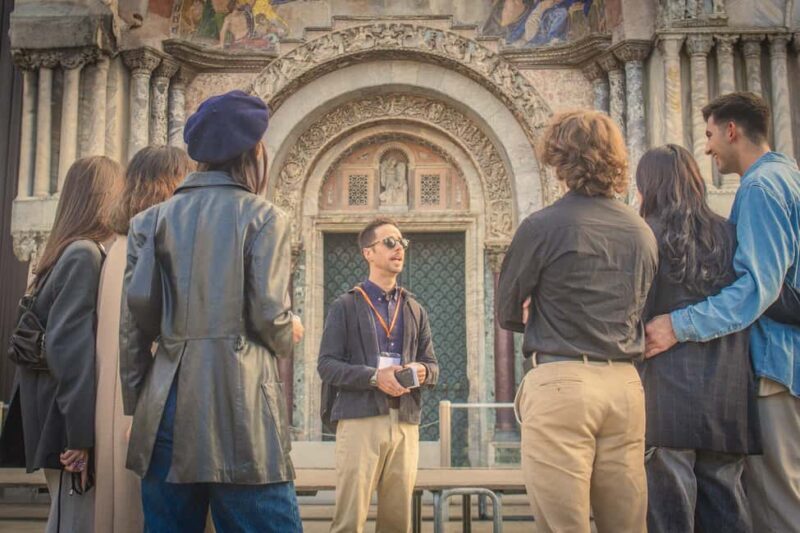 Venice: Byzantine Tour and Skip-the-Line St Mark's Basilica - Optional Gondola Ride: A Classic Venetian Touch