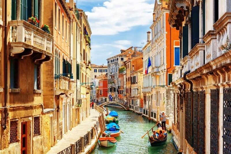 Venice: City Highlights and Hidden Gems Walking Tour - Key Points