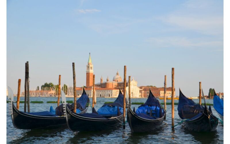 Venice: Early Morning Walking Tour with a Local Guide - Why Travelers Love This Tour
