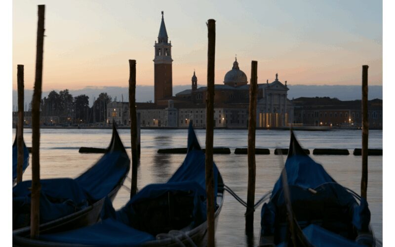Venice: Early Morning Walking Tour with a Local Guide - Who Is This Tour Best For?
