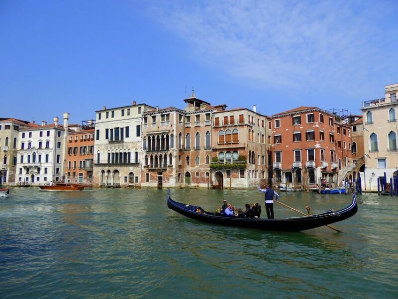 Venice: Gondola Ride and St Mark's Basilica - Key Points