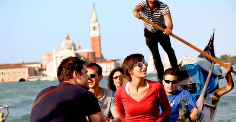 Venice: Gondola Ride with Live Guide or Audio Guide - Key Points