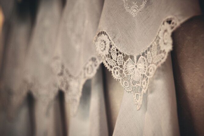 Venice Islands: Murano Glass & Burano Colors Guided Visit - The Downside: A Mixed Bag