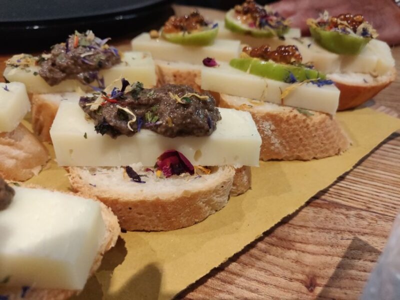 Venice: Local Fish Market With Cicchetti, Lunch, and Wine - Exploring Venice’s Culinary Heart: The Rialto Fish Market and Beyond