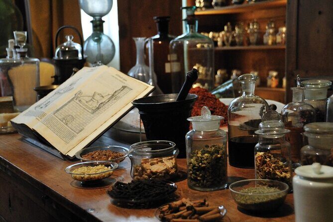 Venice Palazzo Mocenigo: History of Textile, Costume and Perfume - Exploring the Palazzo Mocenigo Experience