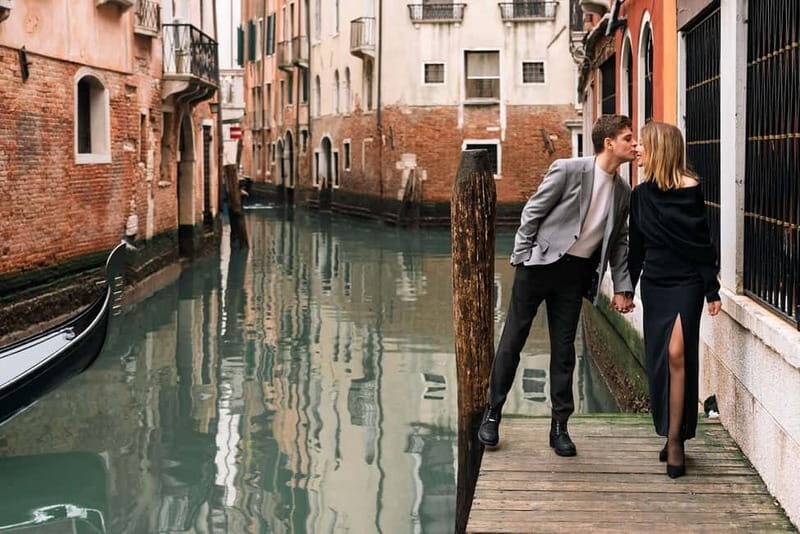 Venice private photo shoot with a local photographer! - Practical Tips for Booking