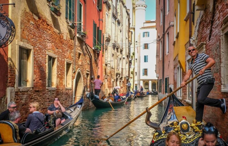 Venice: Shared Gondola Ride through the Lagoon City - FAQ