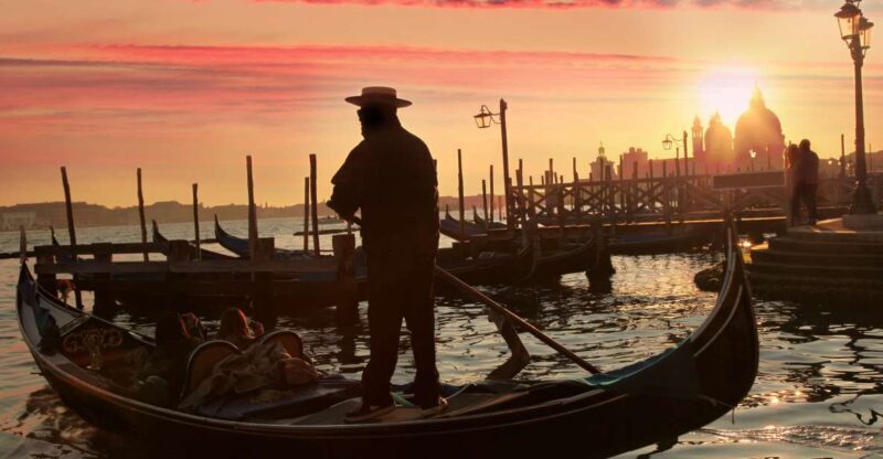 Venice: Sunset or Evening Gondola Tour - Practical Tips