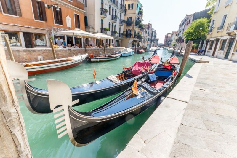 Venice: Traditional Shared Gondola Ride - The Experience’s Duration and Pacing