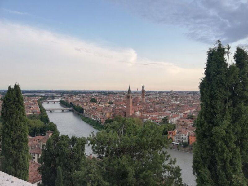 Verona: Night Walking Tour - Exploring Verona by Night: A Step-by-Step Breakdown  