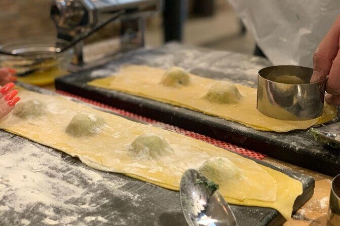 Verona: Pasta and Tiramisu Cooking Class With Free Flowing Wine - Key Points