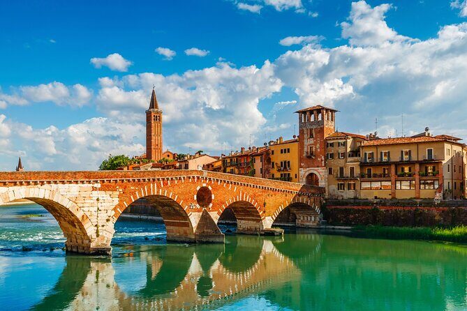 Verona Scavenger Hunt and Highlights Self Guided Tour - Key Points