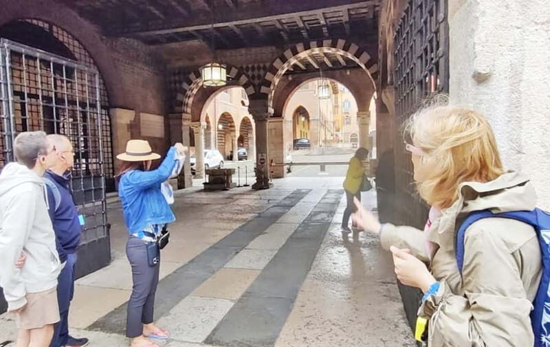 Verona: Walking Sightseeing City Tour with Local Guide - Who Would Love This Tour?