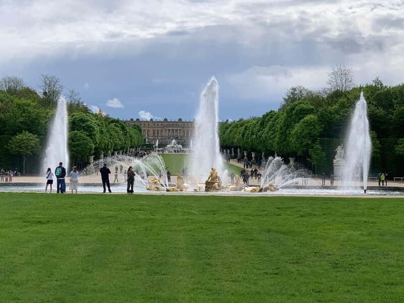 Versailles Palace & Garden Tour in Van from Paris with Entry - Flexibility and Free Time  