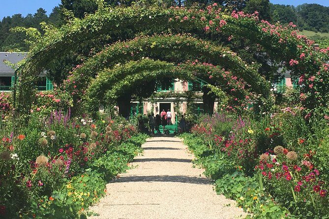 Versailles Palace & Giverny Private Tour with Lunch&Hotel Pick-up - What’s Included and What’s Not