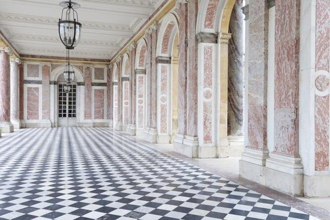 Versailles Palace & Marie-Antoinette's Estate Guided Tour - What Makes This Tour Stand Out