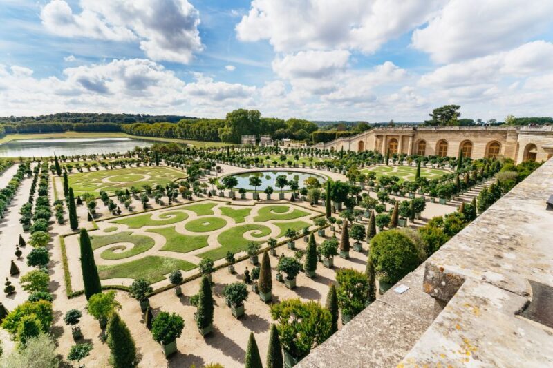Versailles: Skip-the-Line Tour of Palace and Gardens Access - Who Should Book This Tour?