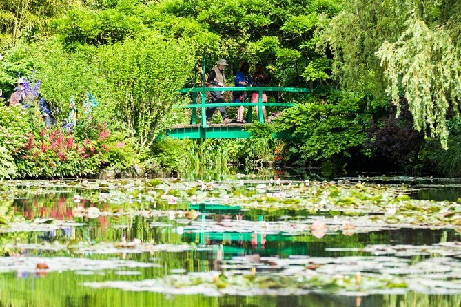 Versailles Timed Entrance Ticket and Giverny Small Group Day Trip from Paris - Transportation and Group Size