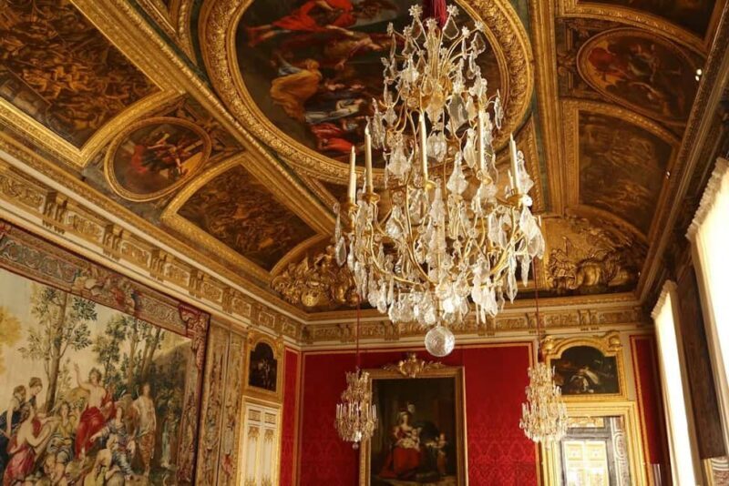 Versailles: Tour of the Palace with Gardens & Trianon Option - Key Points